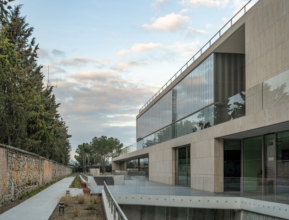 IESE商学院新楼，马德里 / S-M.A.O. - docin.com豆丁网