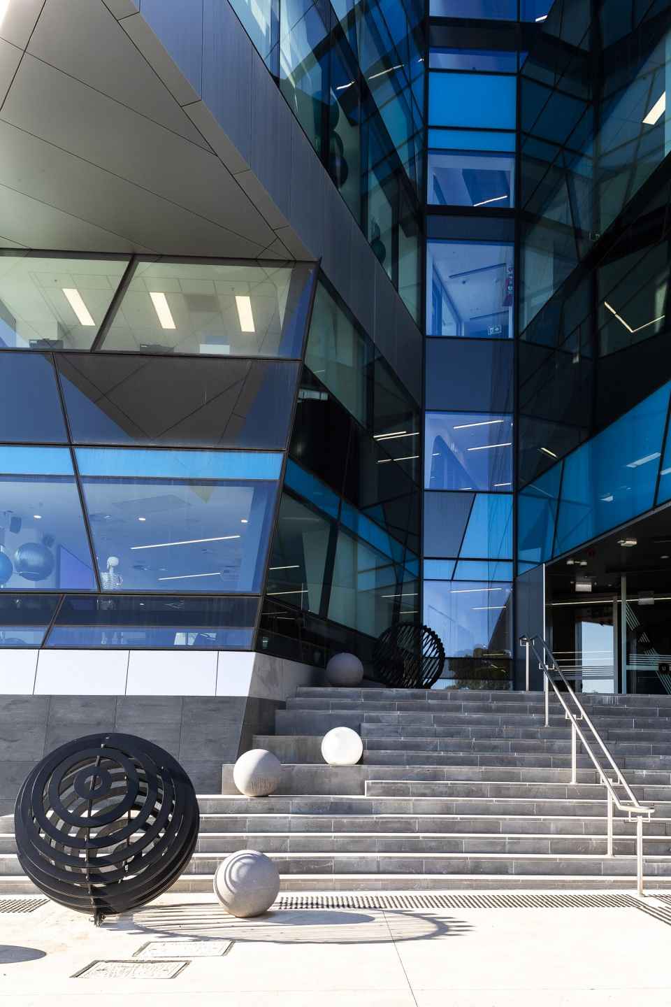 迪肯大学室内运动与体育科学专业教学楼，澳大利亚 / DS Architects - docin.com豆丁网