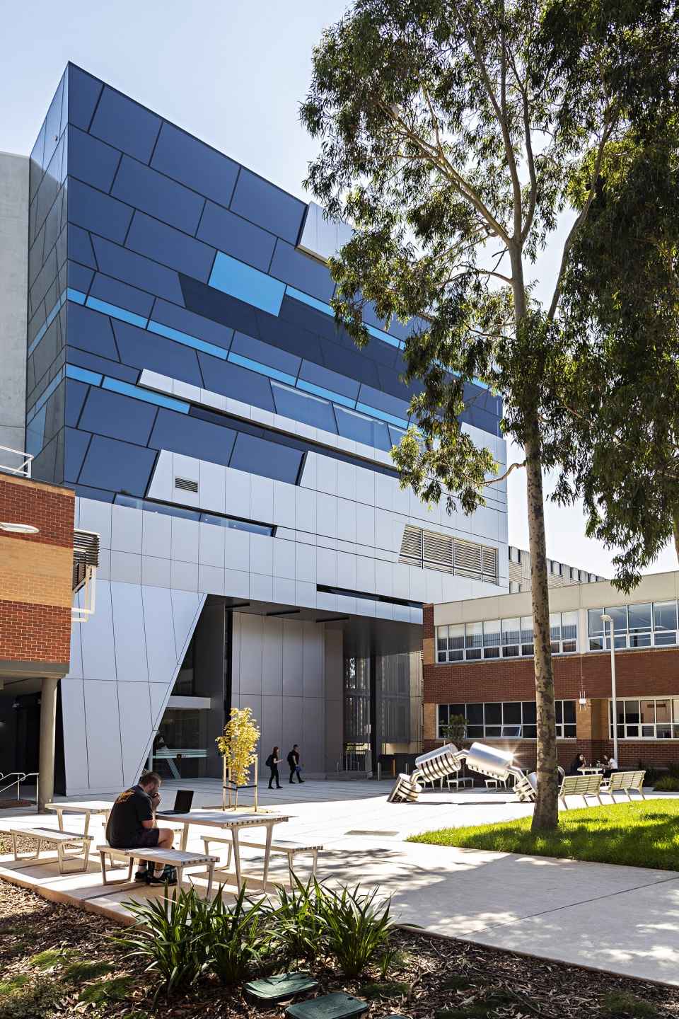 迪肯大学室内运动与体育科学专业教学楼，澳大利亚 / DS Architects - docin.com豆丁网